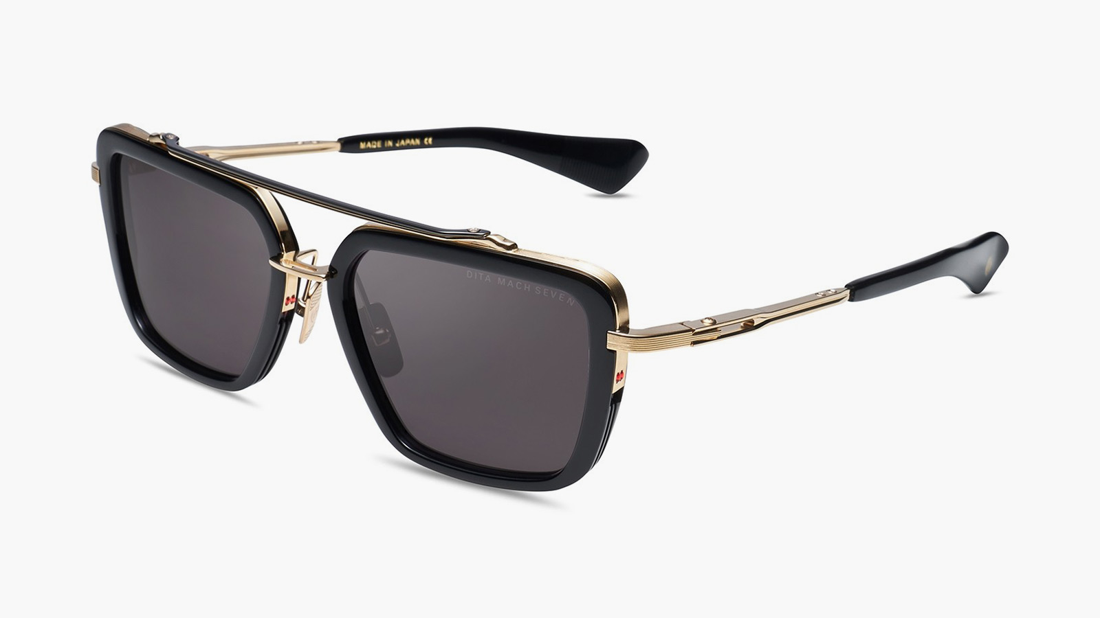 마초적 남성미를 어필하고 싶다면, 선글라스는 디타 마하 세븐으로 - 임볼든(IMBOLDN)